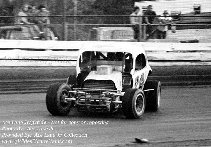 3 Wide Picture Vault